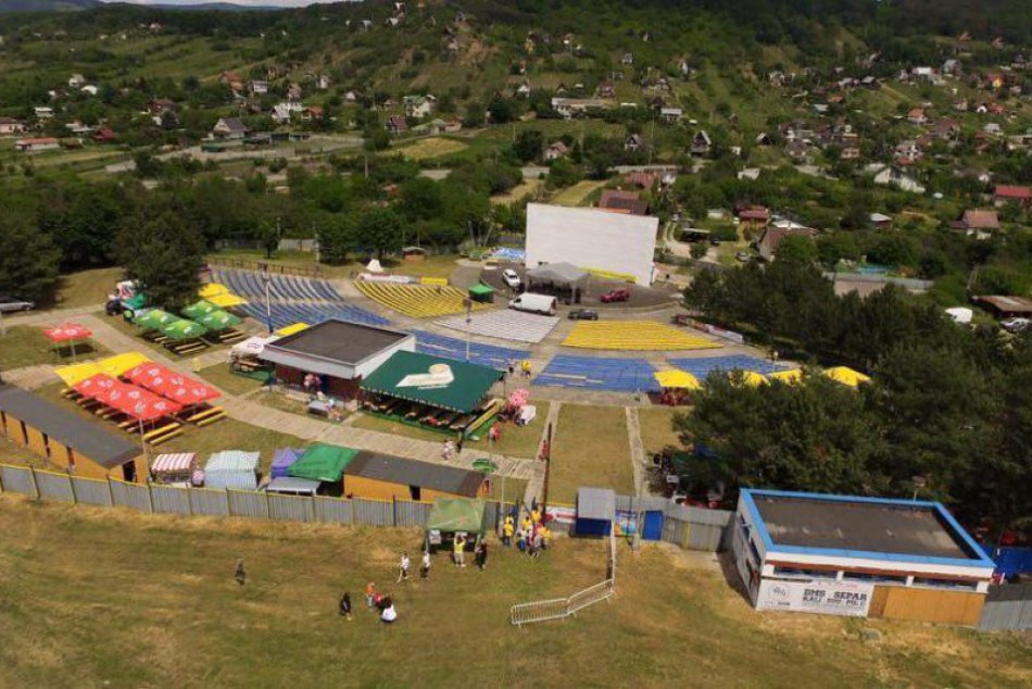 Leto na Šírave ešte neskončilo: Amfiteáter privíta známe hudobné mená