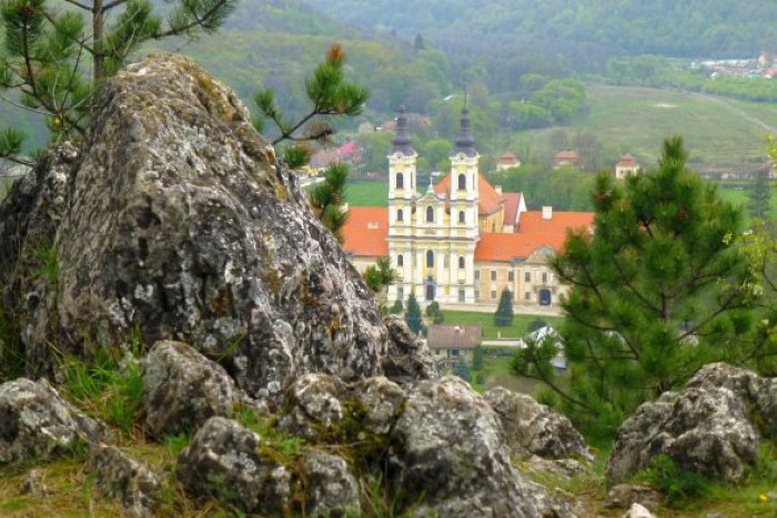 Čo tak navštíviť Jasovskú jaskyňu mimoriadnym vlakom?